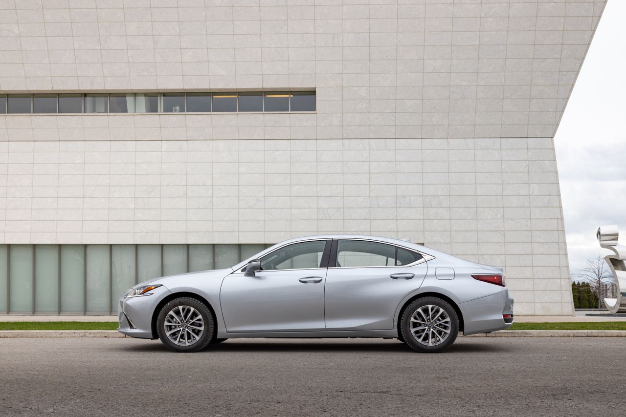 THE 2023 ES HAS THE MOST ADVANCED LEXUS TECH TO DATE - Lexus South Pointe