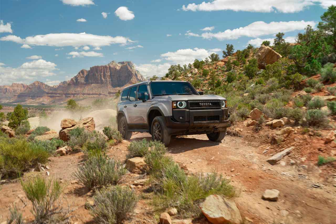 Lexus GX 550 vs Toyota Land Cruiser - Lexus South Pointe