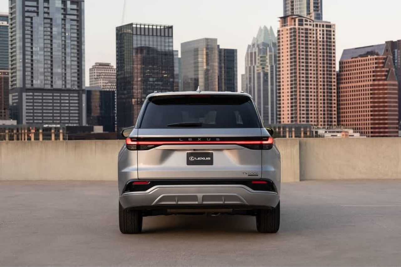 Lexus TX 500h vs Toyota Grand Highlander (2025) - Lexus South Pointe