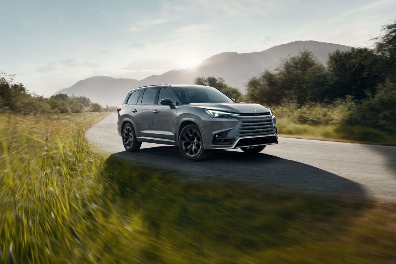 Lexus TX 500h vs Toyota Grand Highlander (2025) - Lexus South Pointe