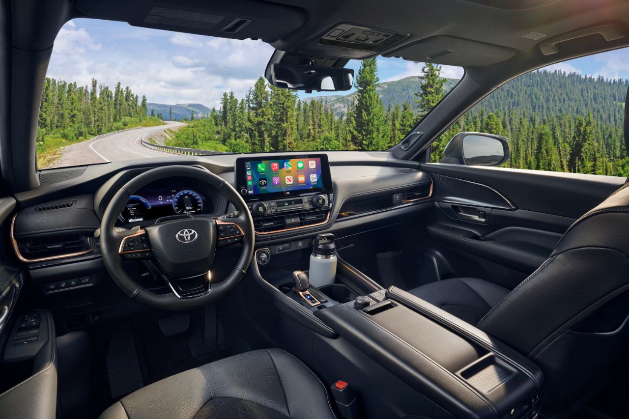 Lexus TX 500h vs Toyota Grand Highlander (2025) - Lexus South Pointe