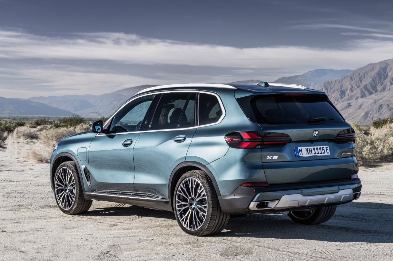 Lexus RX vs BMW X5 (2025) - Lexus South Pointe