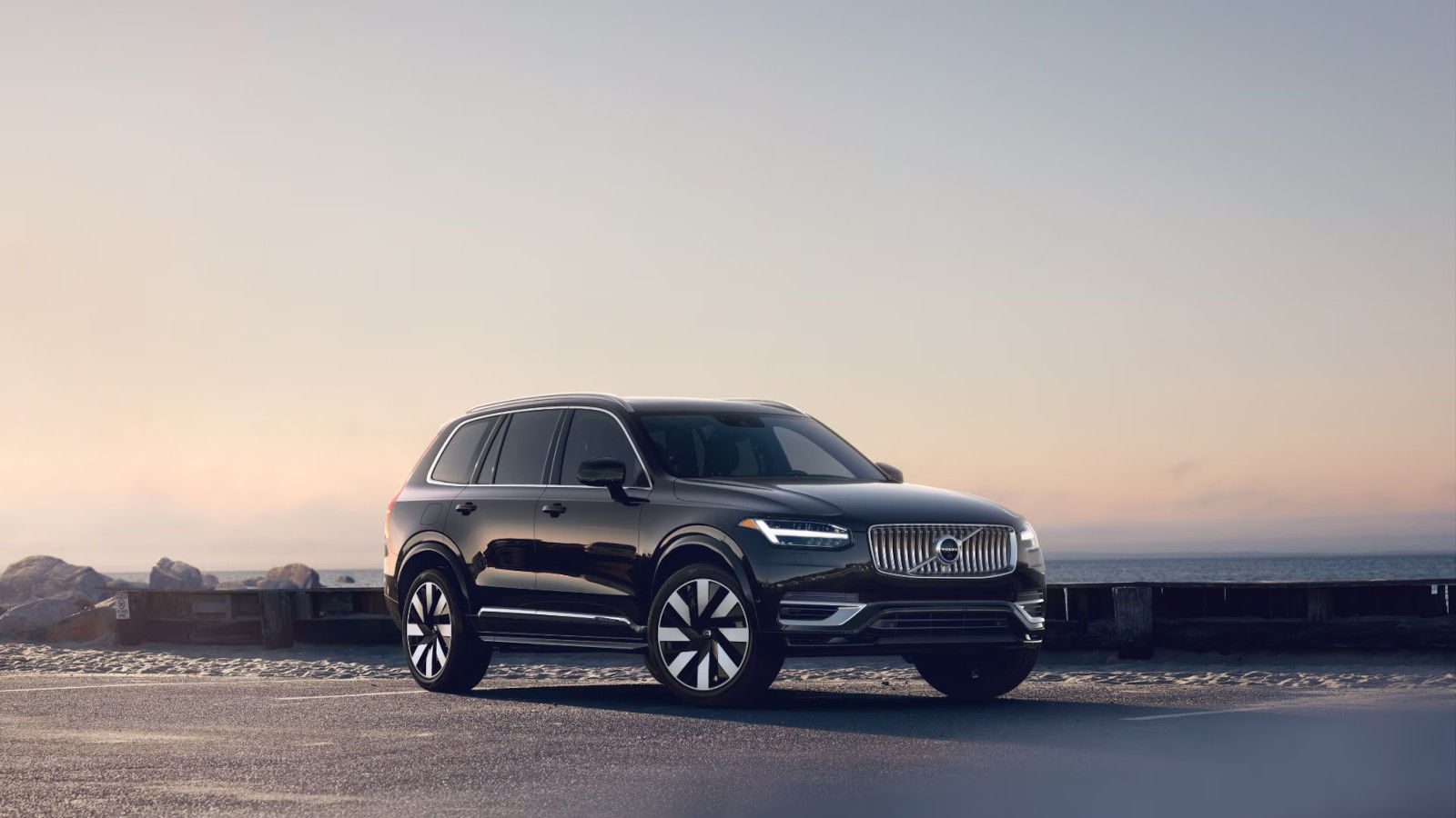 A Look at What Makes the 2024 Volvo XC90 a Favourite with Families ...